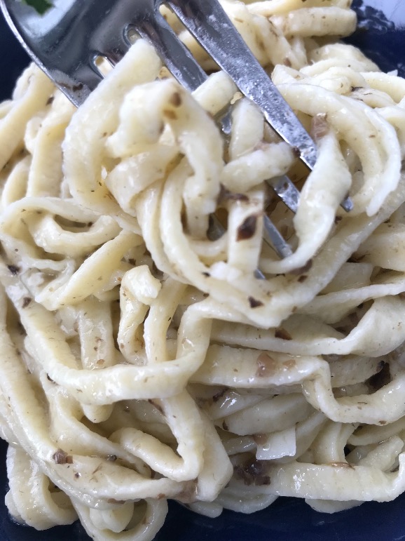 Taivaallinen tryffelipasta - Kirja ja keittiö